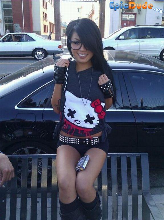 Hello…kitty | Scrolller