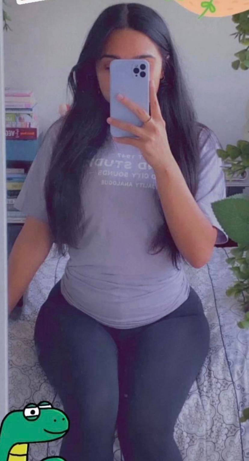 Her curves are incredible. So fuckable. | Scrolller