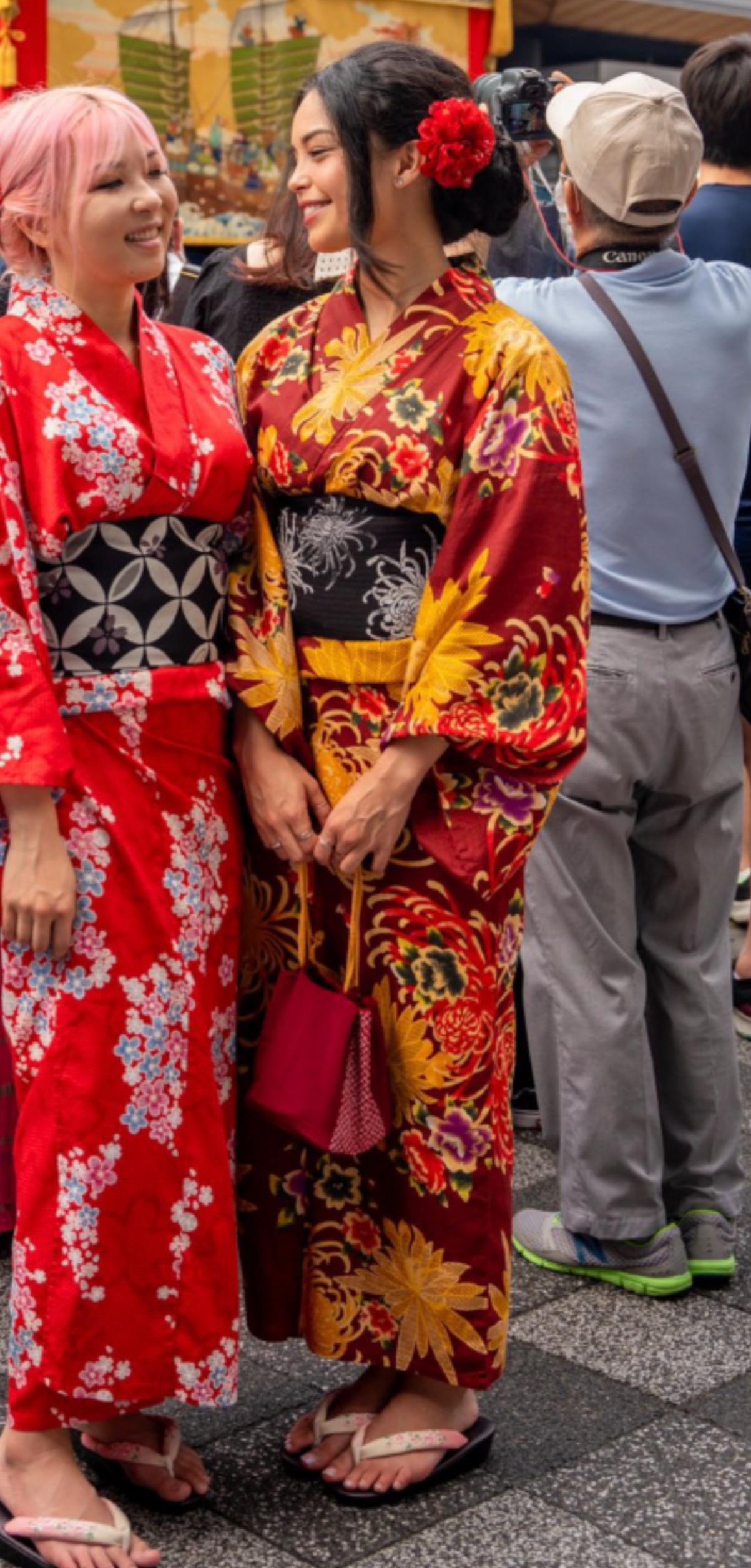 her feet | Scrolller