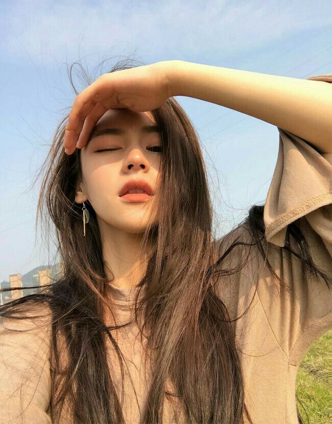 Her ig/name please, anyone? | Scrolller