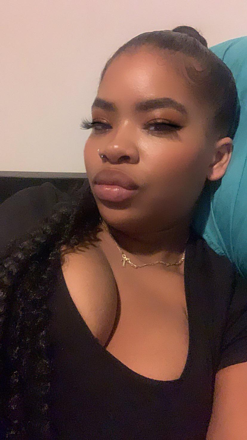 Her in bed | Scrolller