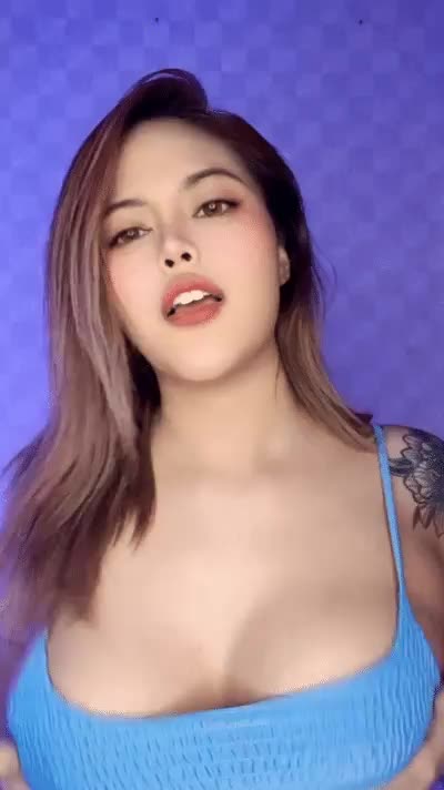 Here’s two balls of sunshine for this fine morning muah! | Scrolller