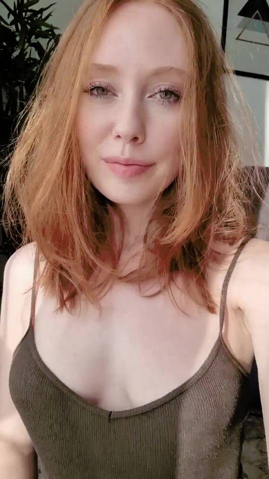 Here's a little flash to celebrate the weekend 😋 | Scrolller