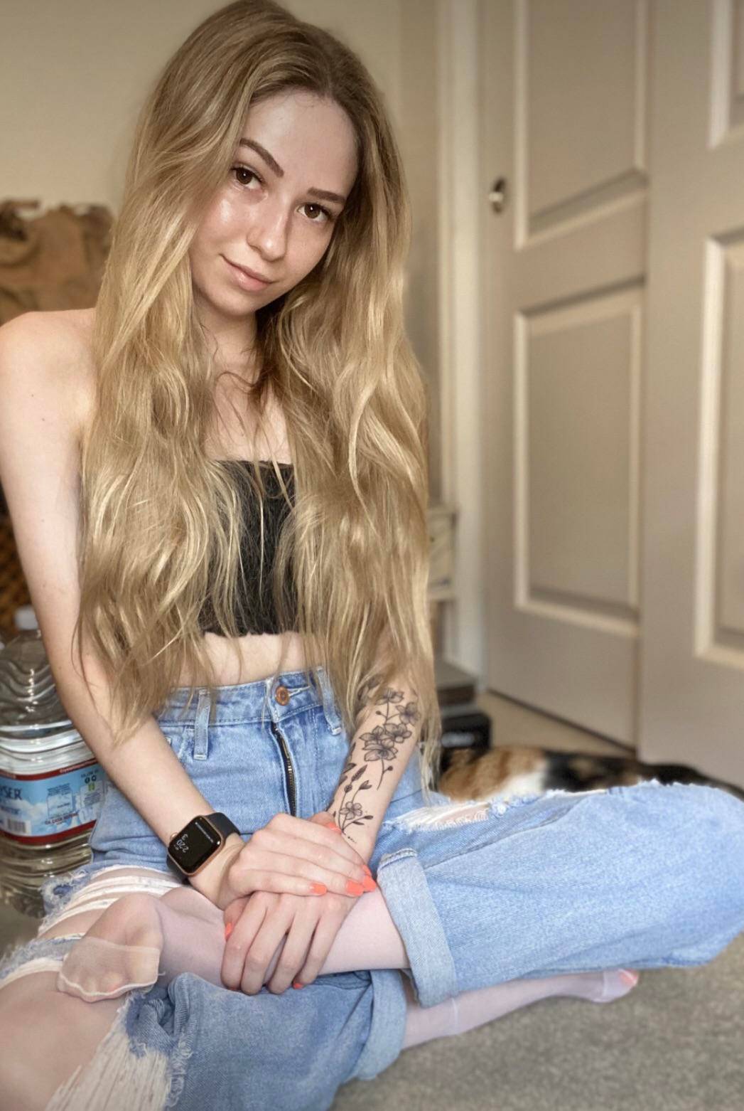 Hey another that can make captions look of my gf I can make captions in return | Scrolller