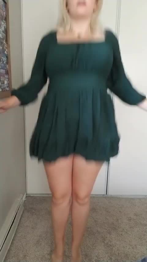 Hey c'mere, I want to show you something... | Scrolller