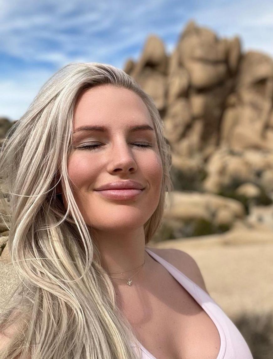 Hey guys!!!!! | Scrolller