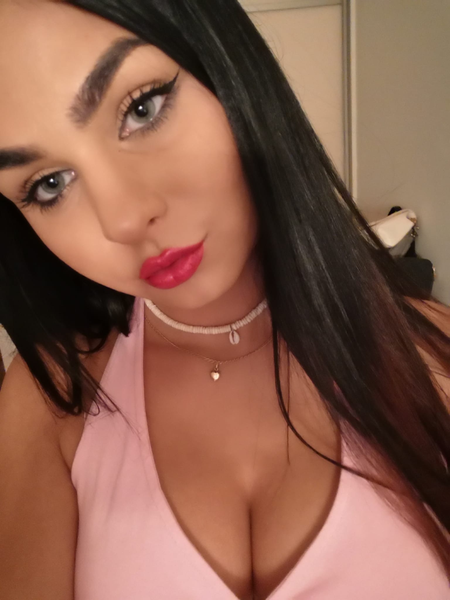 Hi...!!💋 | Scrolller