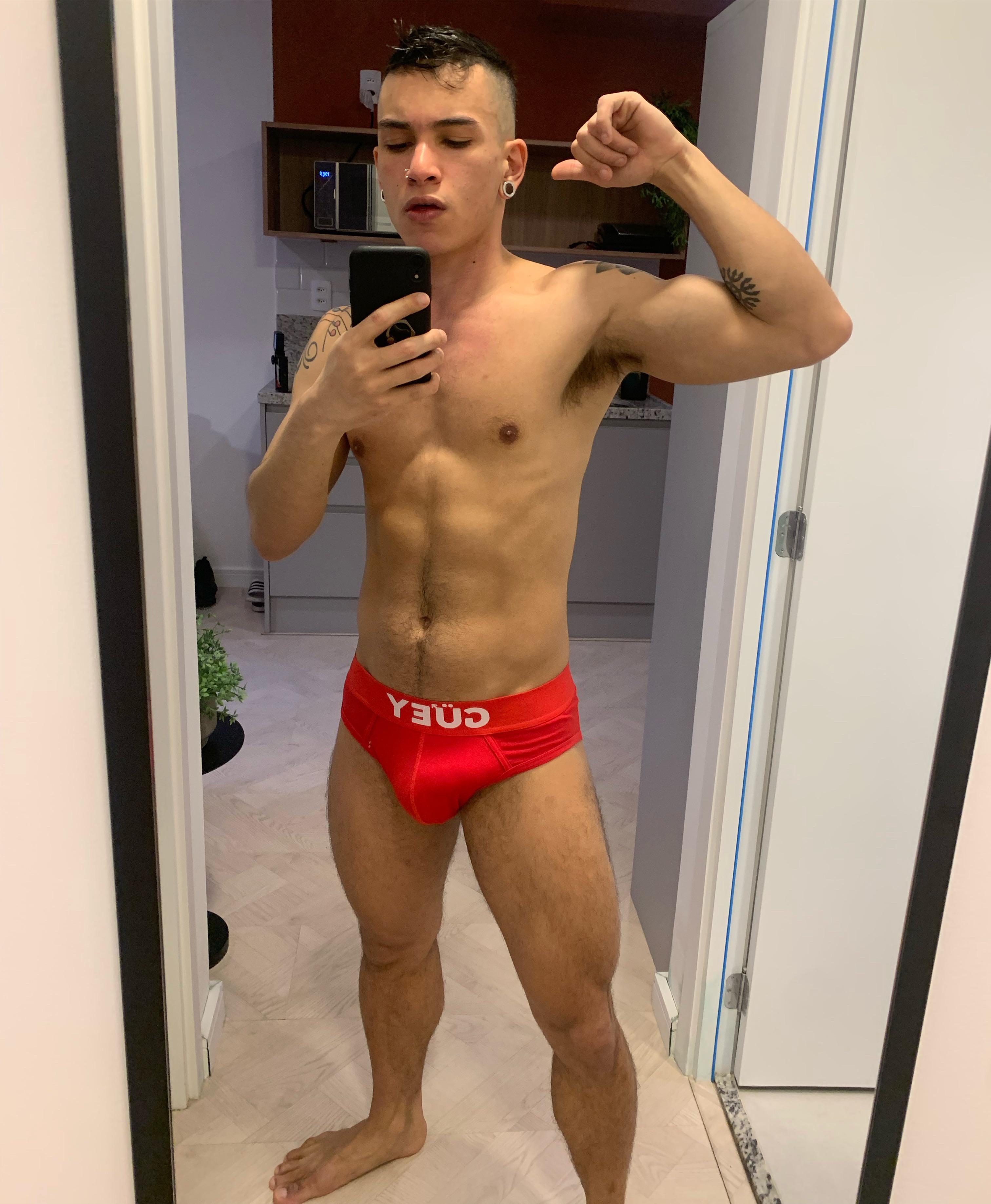 Hi 🤪😁🍆🇧🇷 | Scrolller