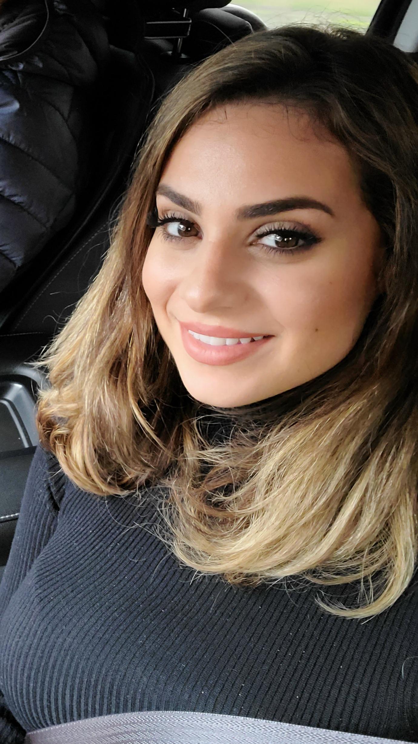 Hi everyone 😄 | Scrolller