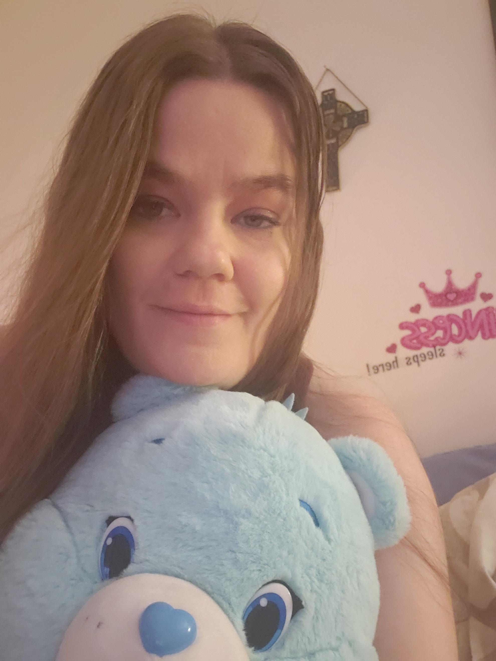 Hi! Hope everyone is having a good night. | Scrolller