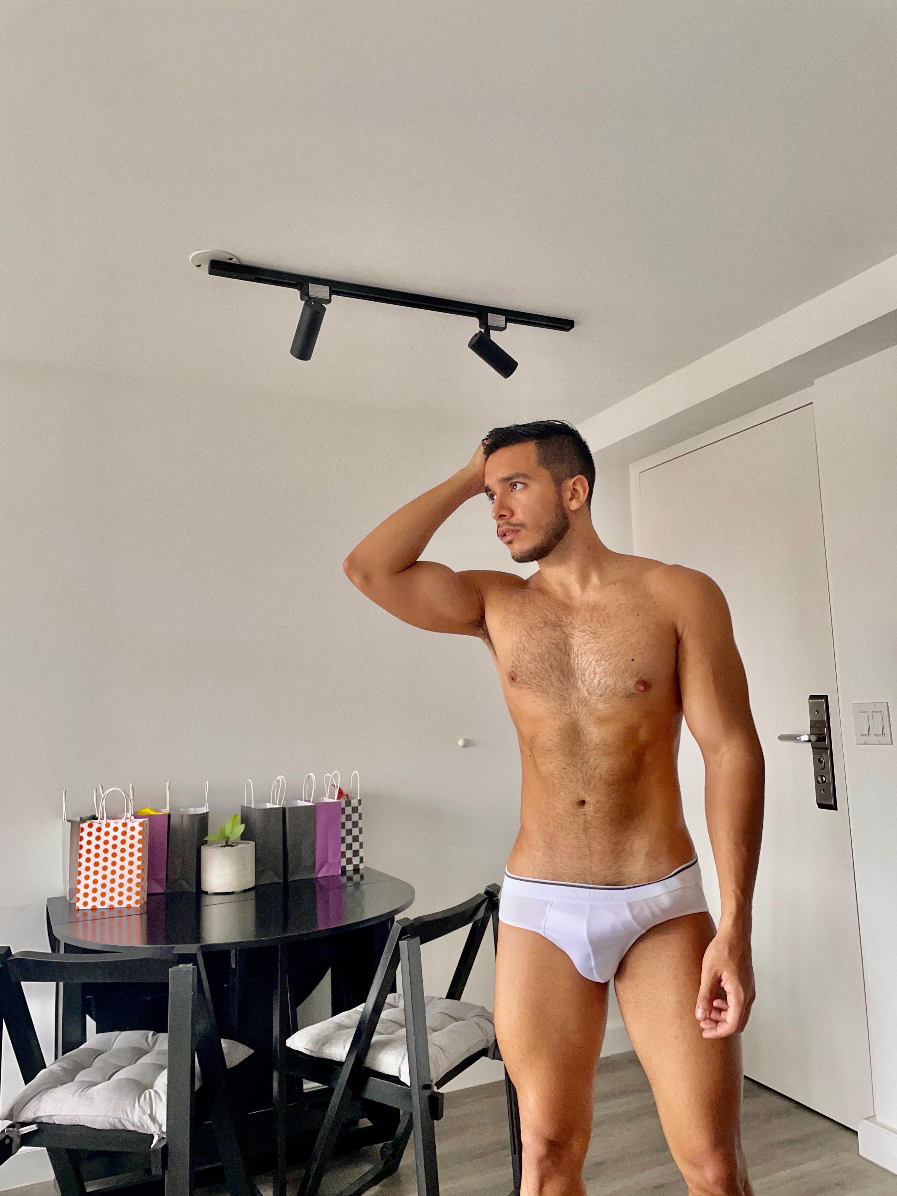 Hi, its me “Andrés” | Scrolller