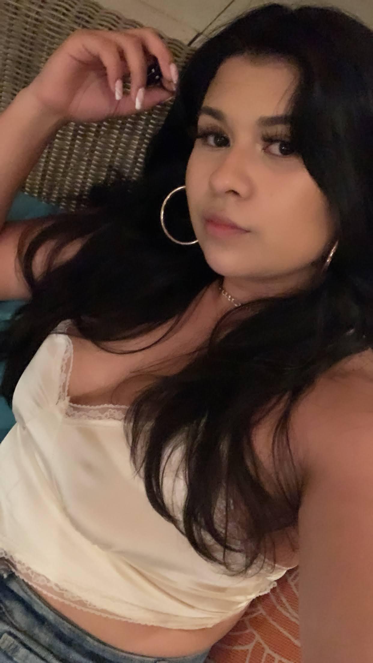 Hi papi 👄 | Scrolller