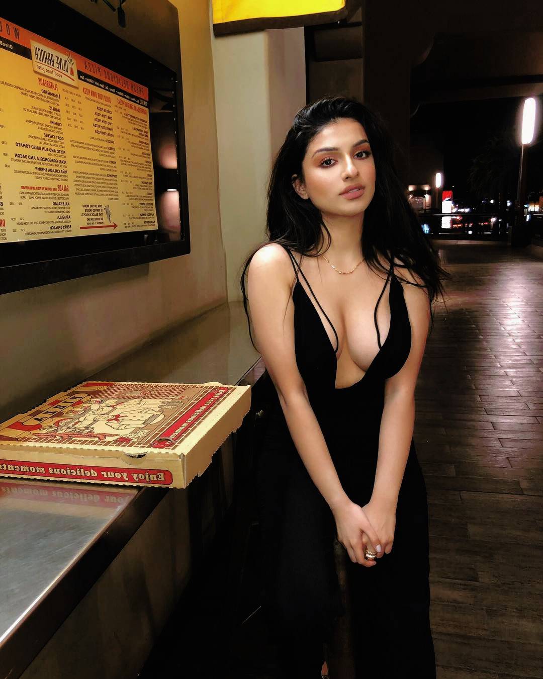 Hia Sheikh😍 | Scrolller