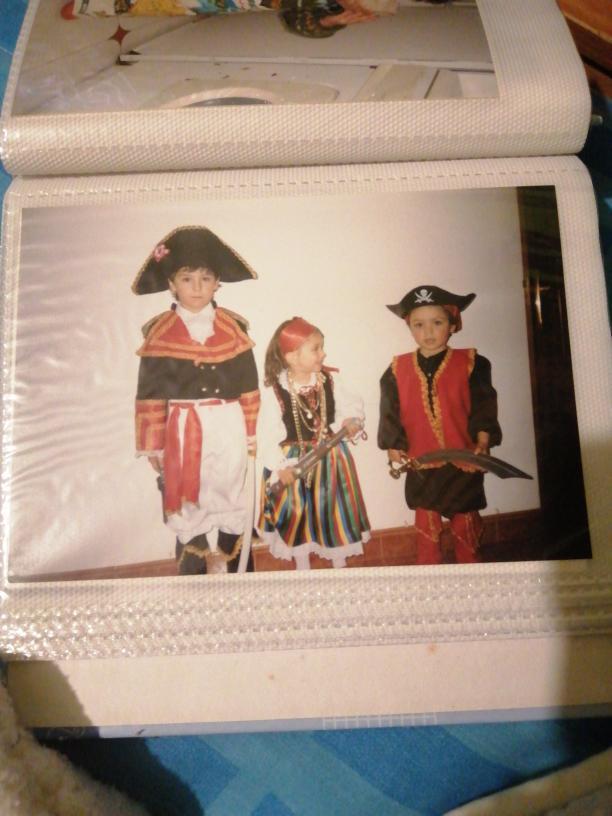 hiena chikito | Scrolller