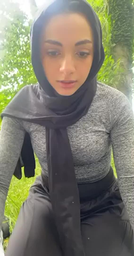 (Hijabi paki blowjob) Yall i keep coming to this shit i had her collection before but deleted ...