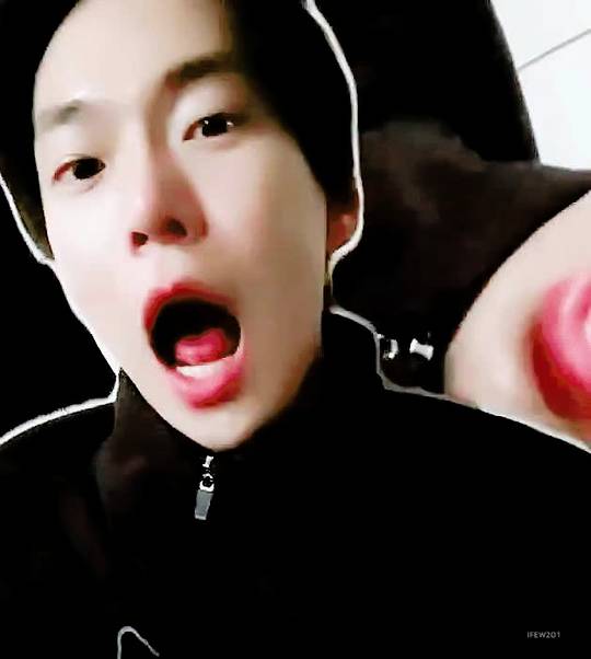 Hitting the light switch | Scrolller