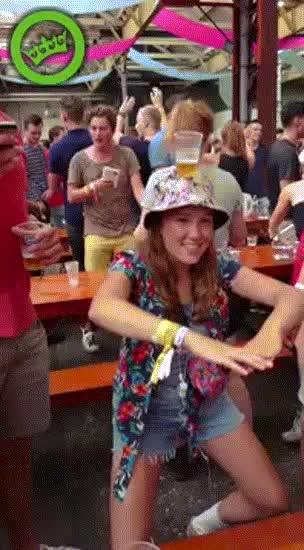 Hold my beer | Scrolller