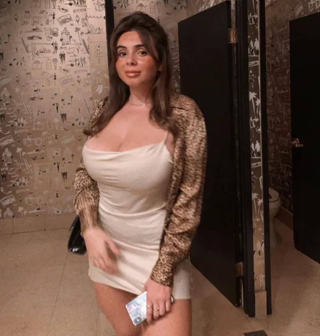 my mom hmu for more | Scrolller