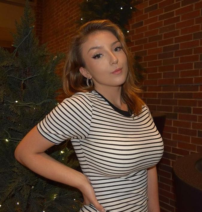 horizontal lines | Scrolller