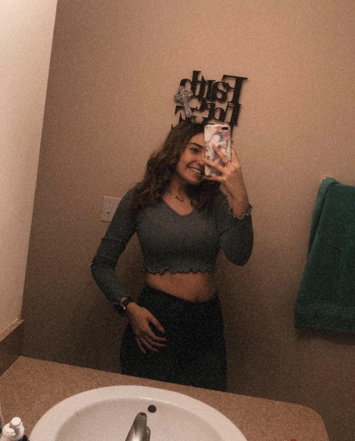 Hot belly | Scrolller