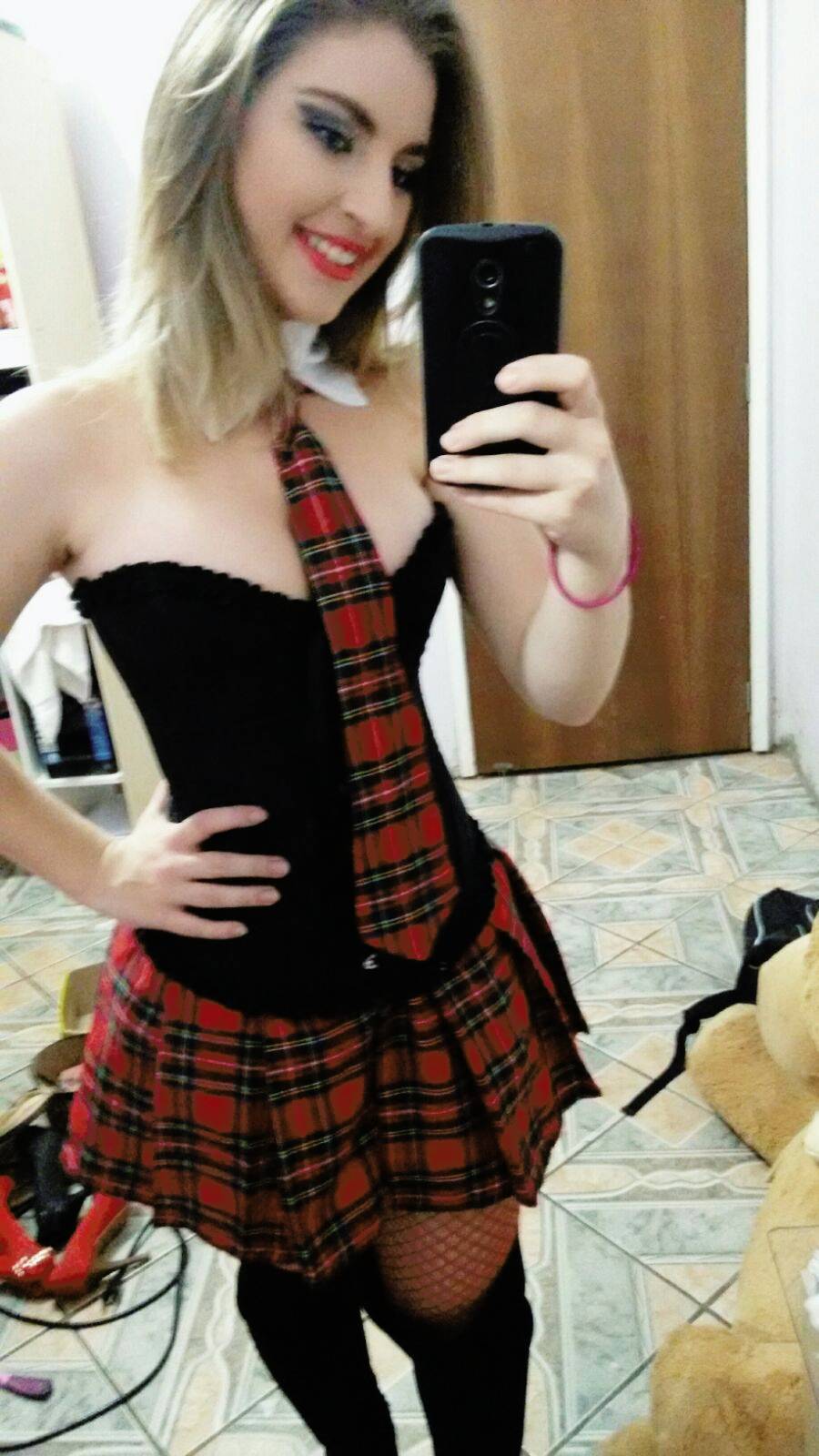 Hot close. | Scrolller