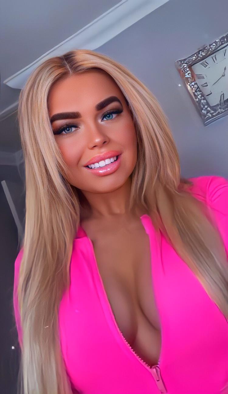 Hot looking Slut! | Scrolller