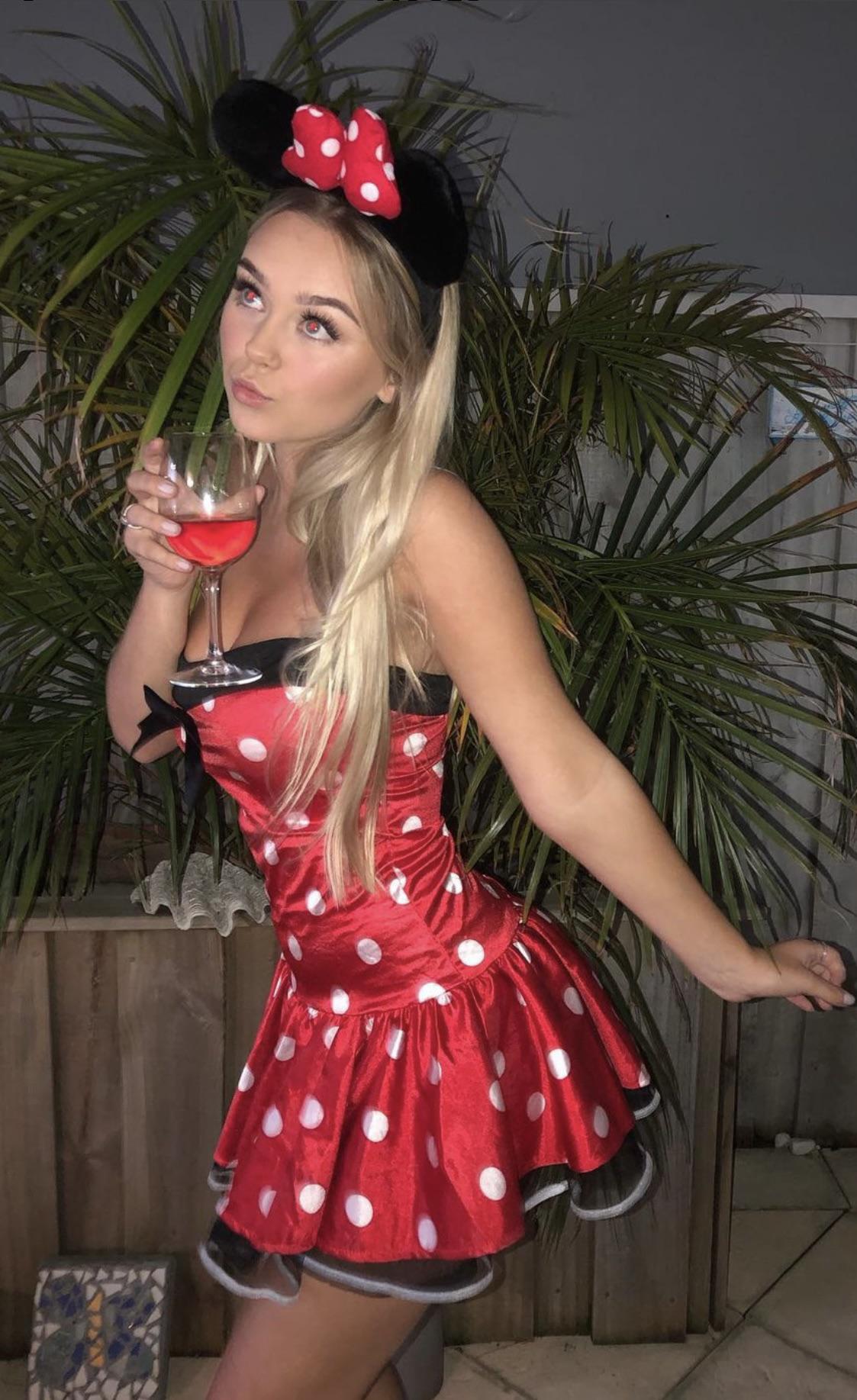 Hot Minnie Mouse Scrolller