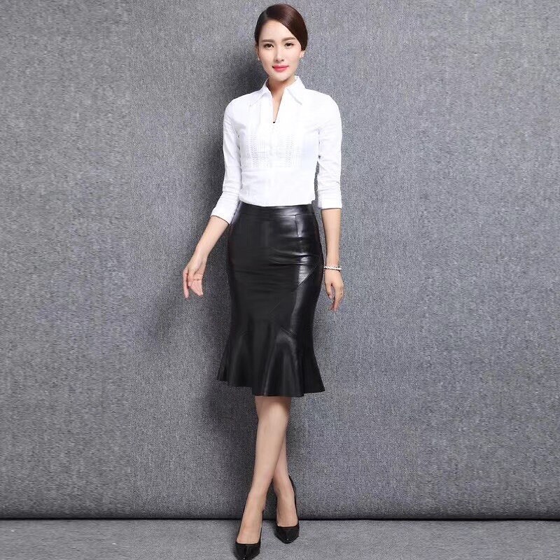 Hot Office Look | Scrolller