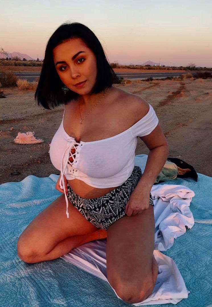 Hottie in see thru top | Scrolller