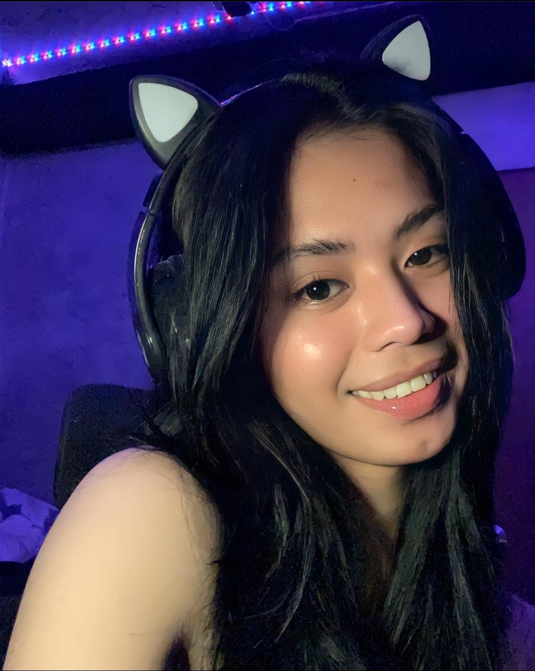 how cute are my headphones | Scrolller