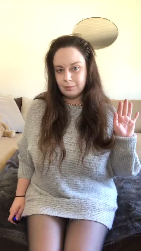 How do my thighs look here? | Scrolller