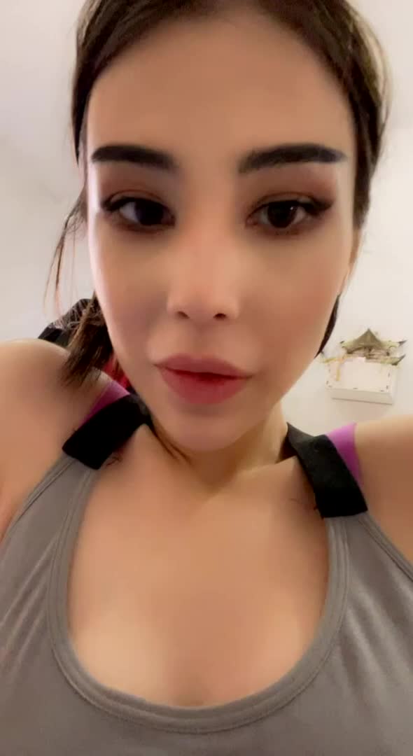 How hard would u slap my asian cake | Scrolller