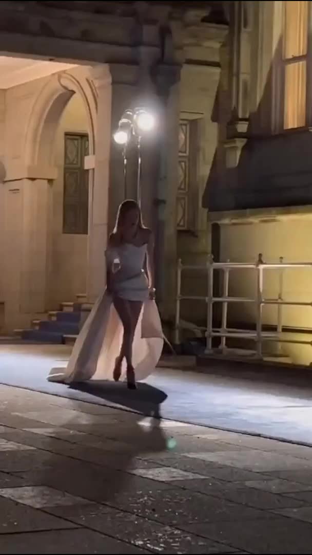 how would you worship Rosè's perfect legs? | Scrolller