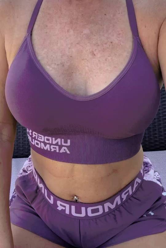 Hubs is away you want a feel??! | Scrolller