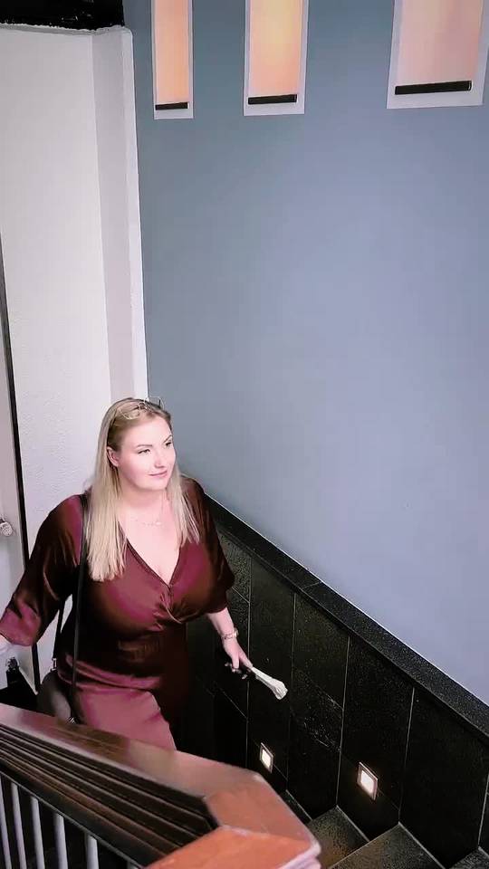 huge busty | Scrolller