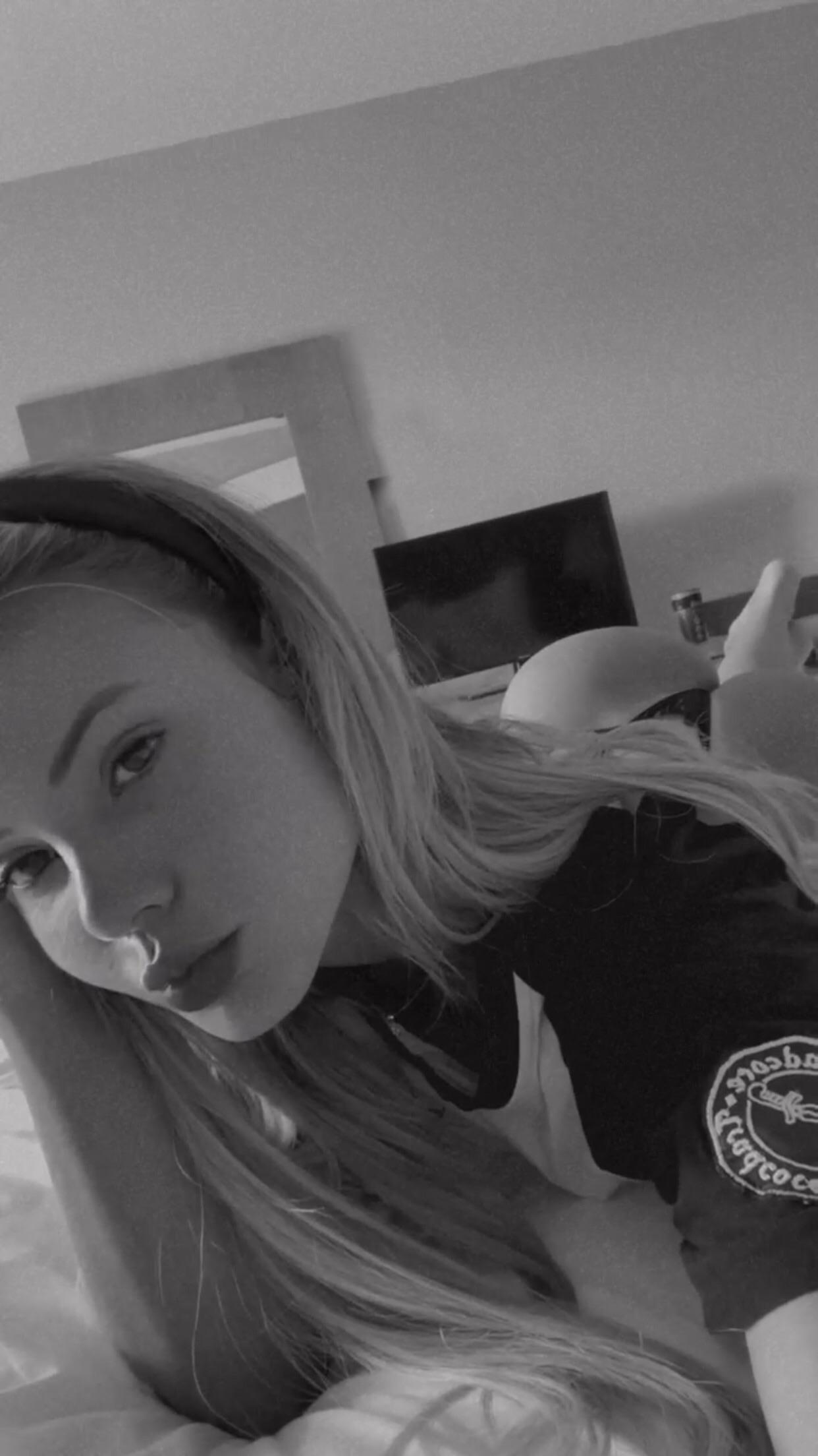 I am your good girl daddy ? | Scrolller