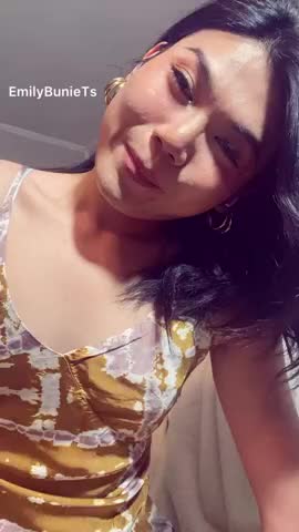 I can cum hard just by squeezing it | Scrolller