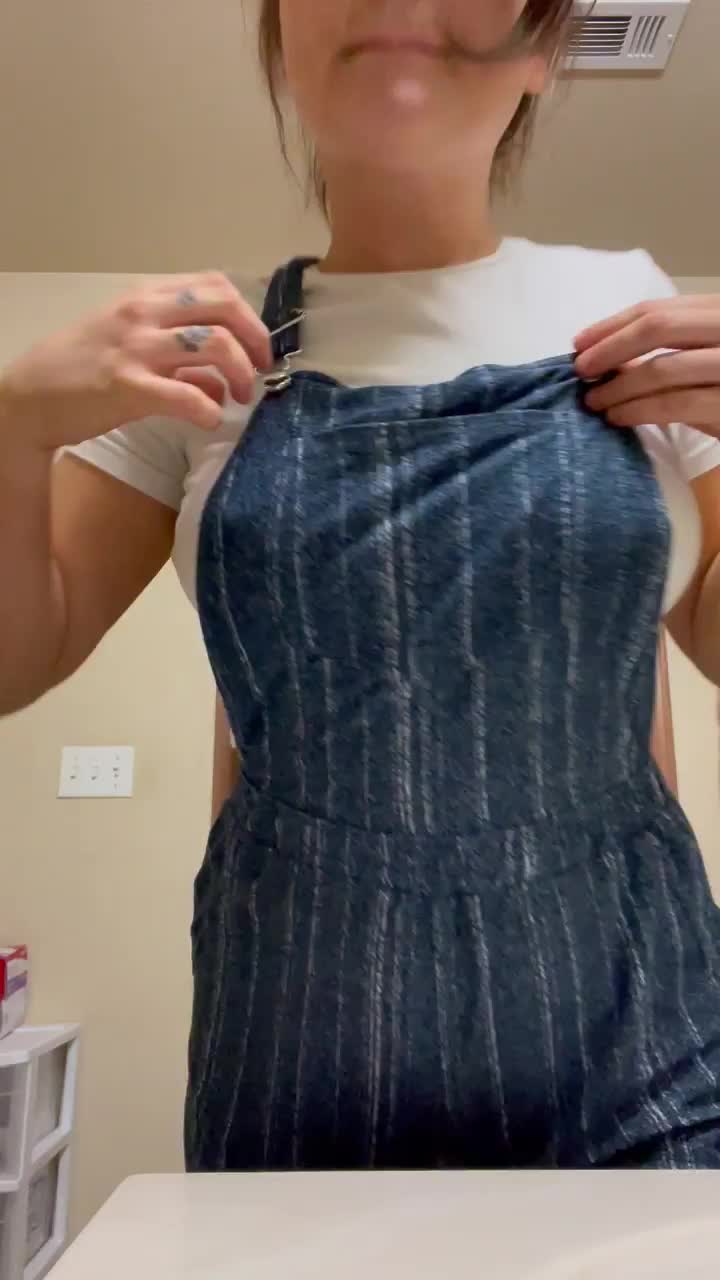 Do you like the view with my clothes off? 😇 | Scrolller Do you like the view with my clothes off? 😇 | Scrolller