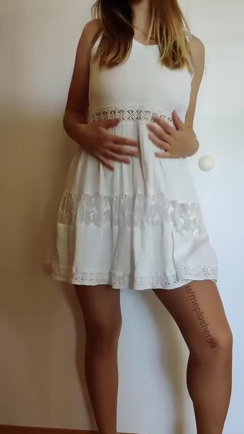 Do you like my new sundress? | Scrolller