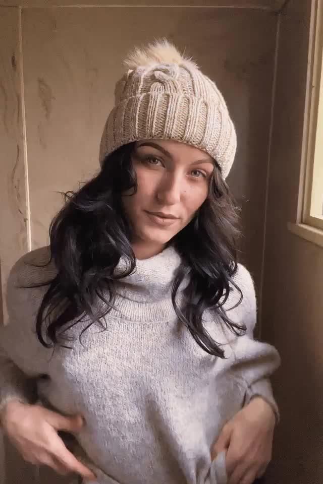 I Get Turned On By My Own Tiny Tits Scrolller 9639