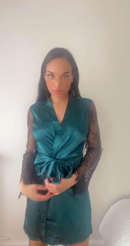 I hope my petite body turns you on | Scrolller