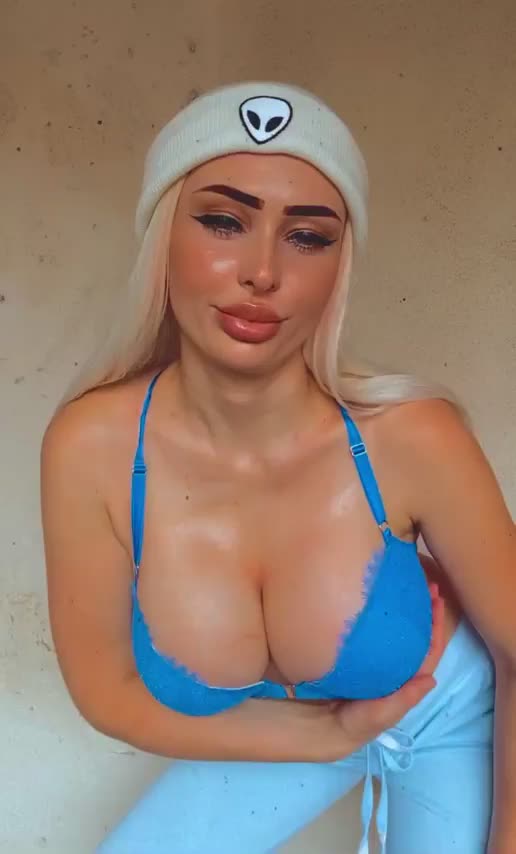 Good moaning 🥰😈💦👅 (OC) | Scrolller