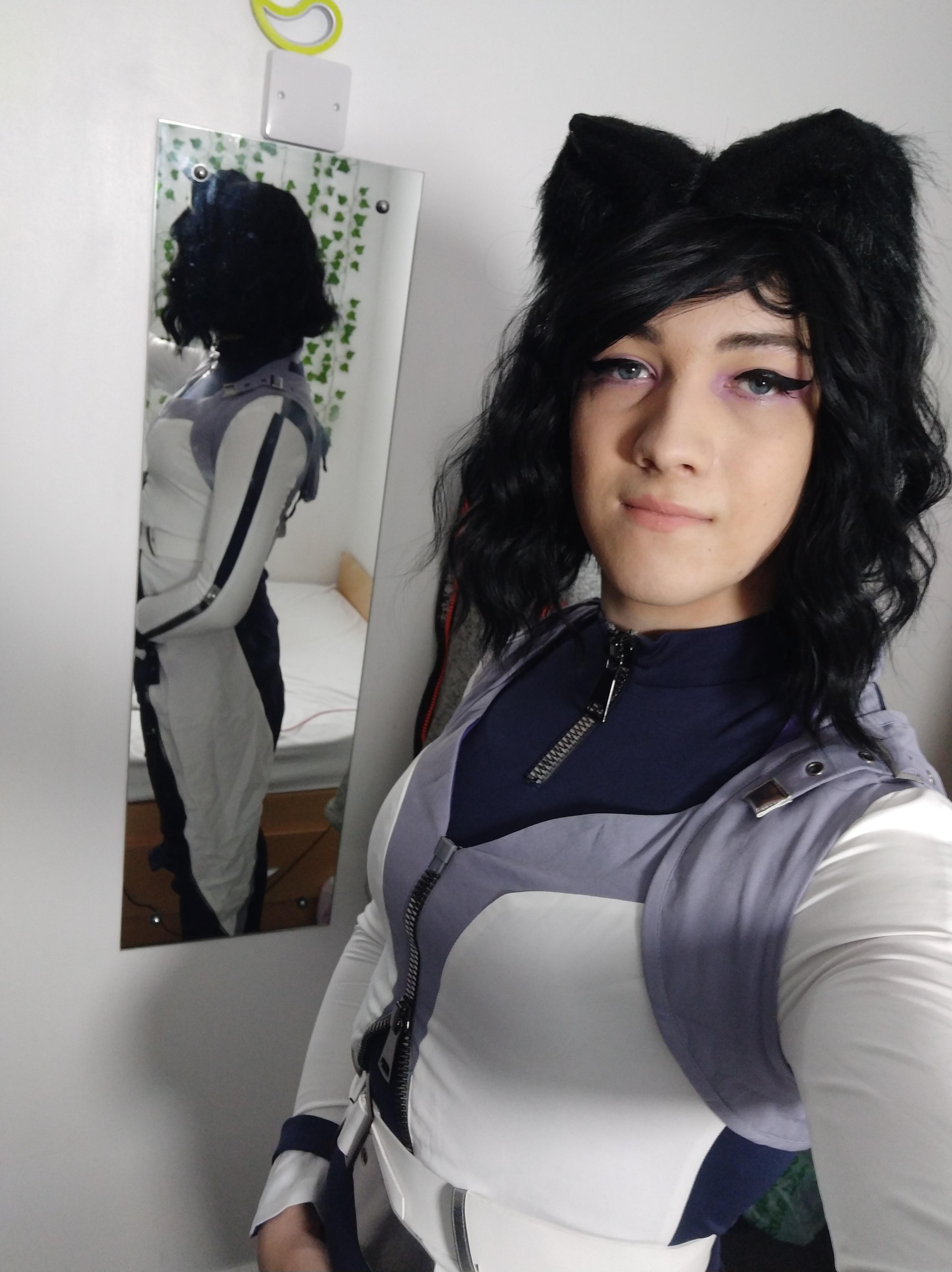 I know it's a cosplay but I'm surprised at how feminine I look ...