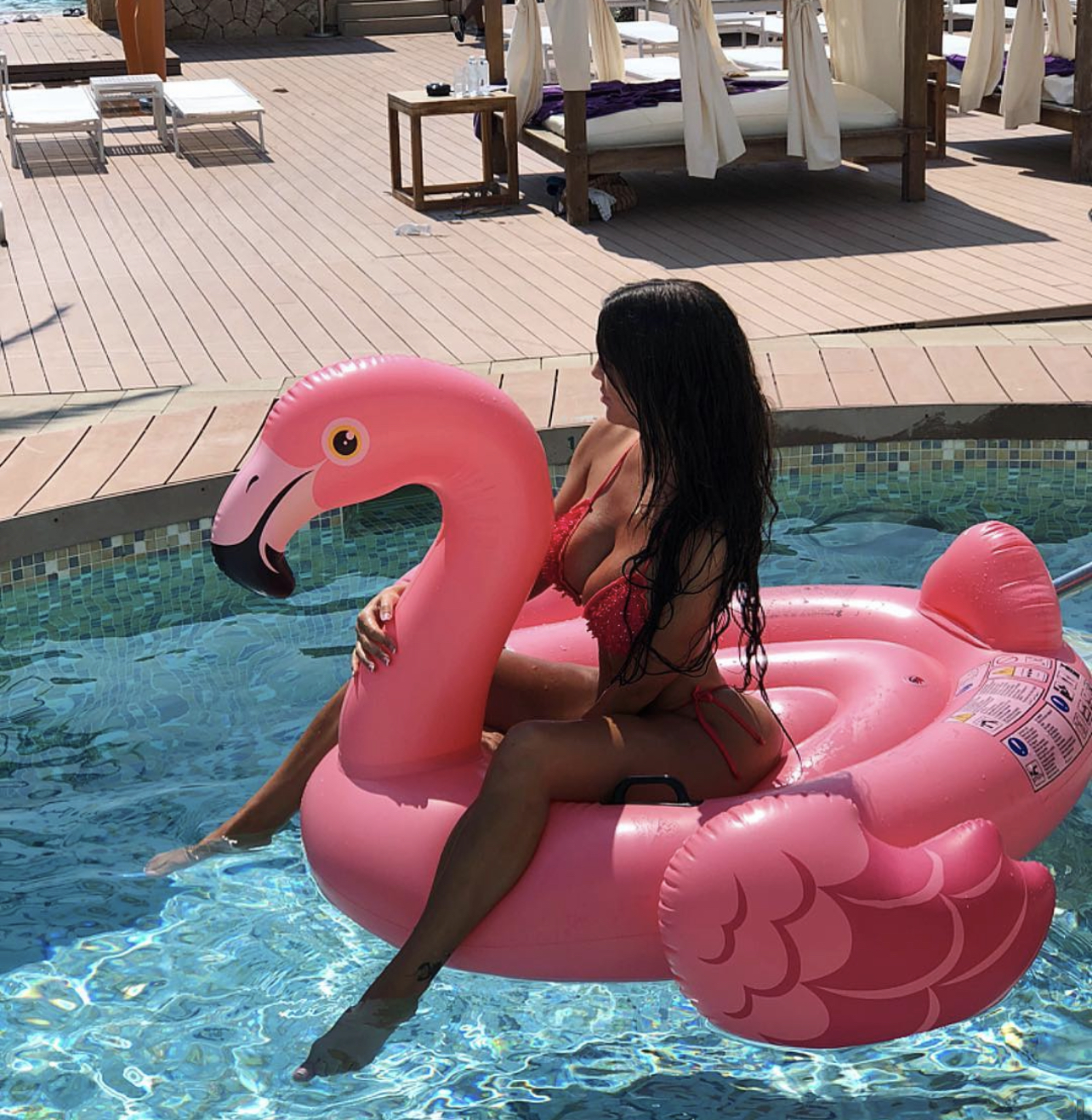 I like the sun rays in this picture [f] | Scrolller