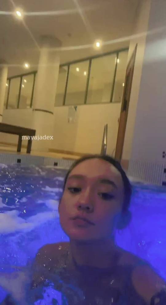 i like the tub extra hot | Scrolller