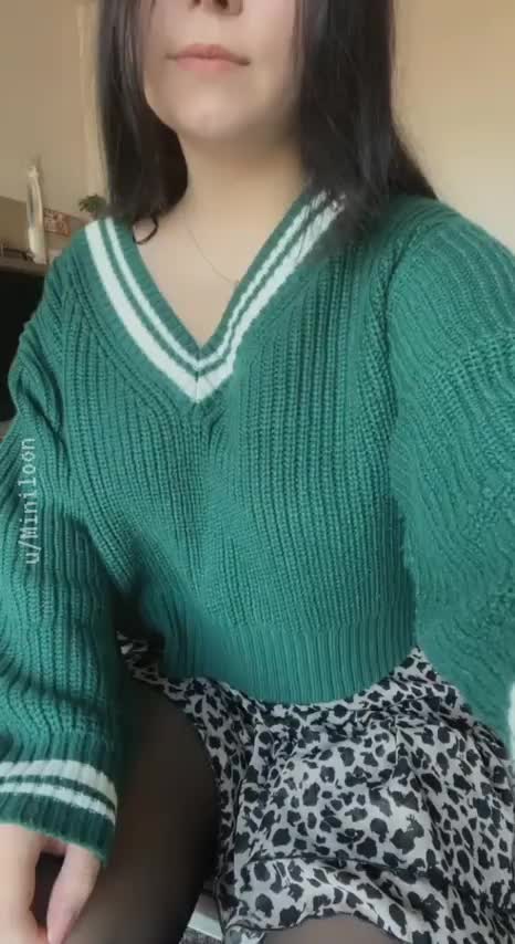 I Look Like A Good Girl With Small Boobies Right Scrolller