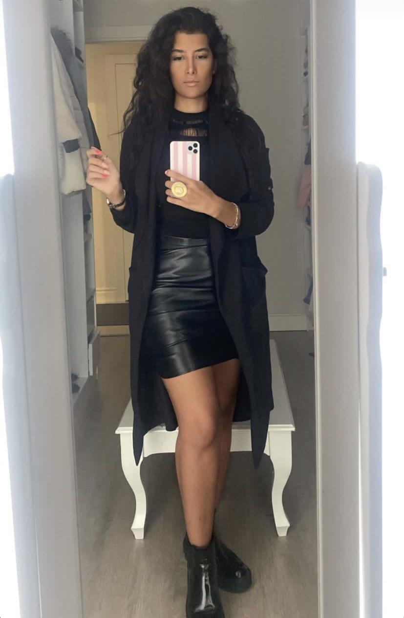 I love my sister so much, the only way to properly express it is to fuck her. | Scrolller