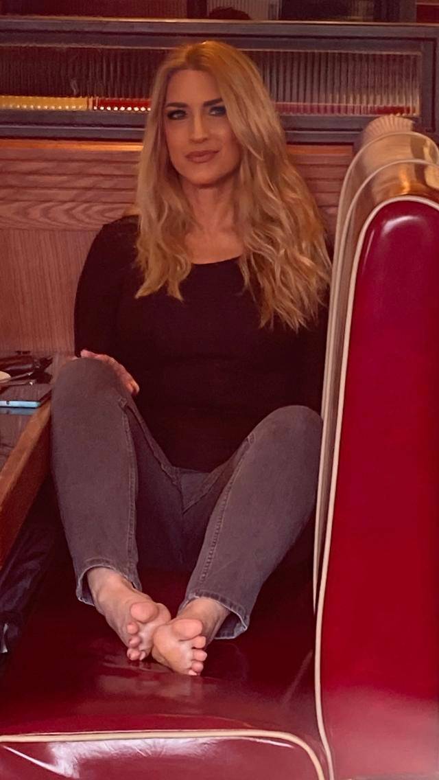 Evening x | Scrolller