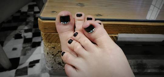 Feet Queens Pictures Scrolller Nsfw