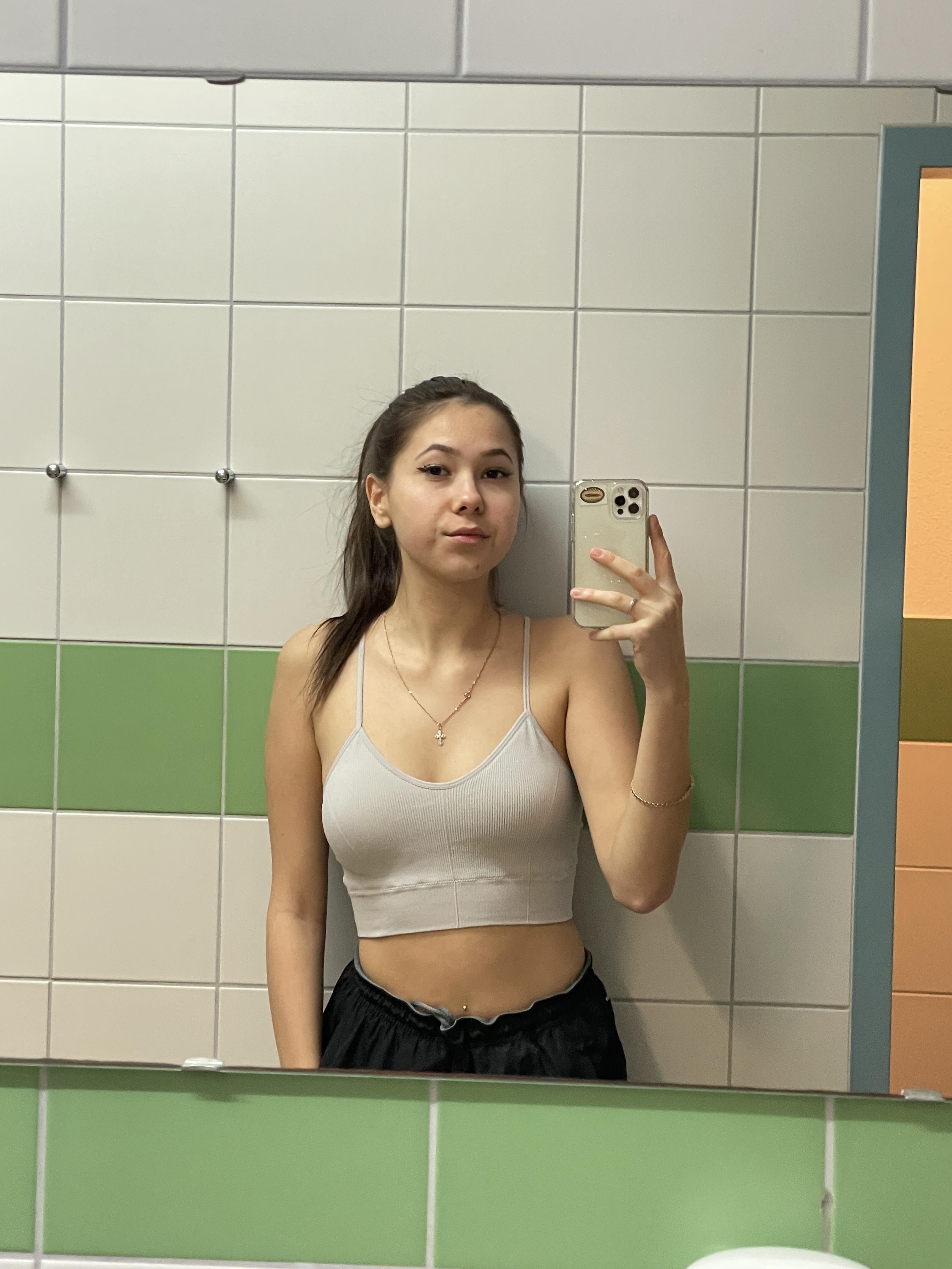 I love when older men watch me masturbate | Scrolller